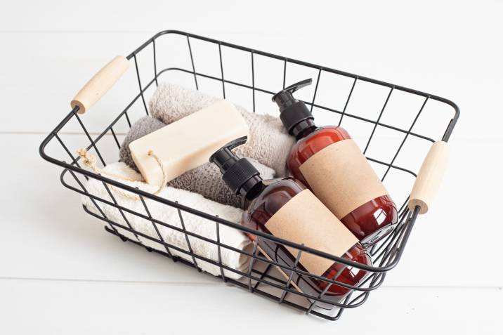 How to Pack Toiletries for Moving | Airtasker US