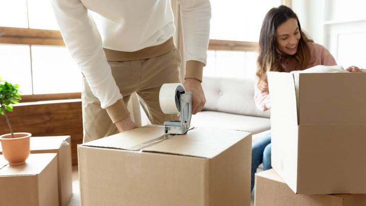 How to Pack Dishes for Moving | Airtasker UK