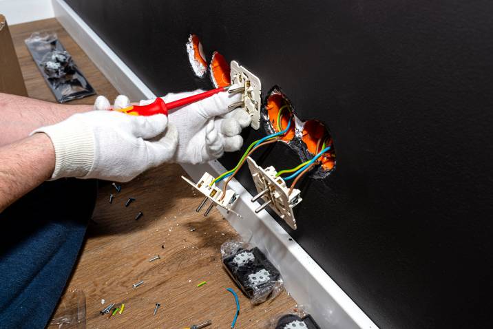 Electrical Rewiring Cost Guide | Airtasker UK