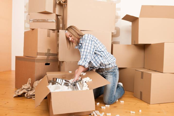 How to Pack Kitchen for Moving | Airtasker UK