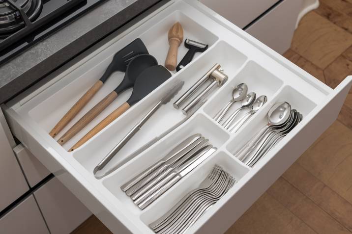 How to Pack Kitchen for Moving | Airtasker UK