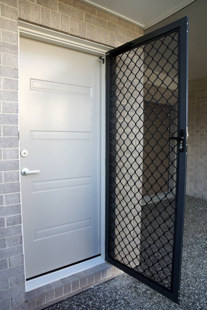How to Install a Storm Door | Airtasker US
